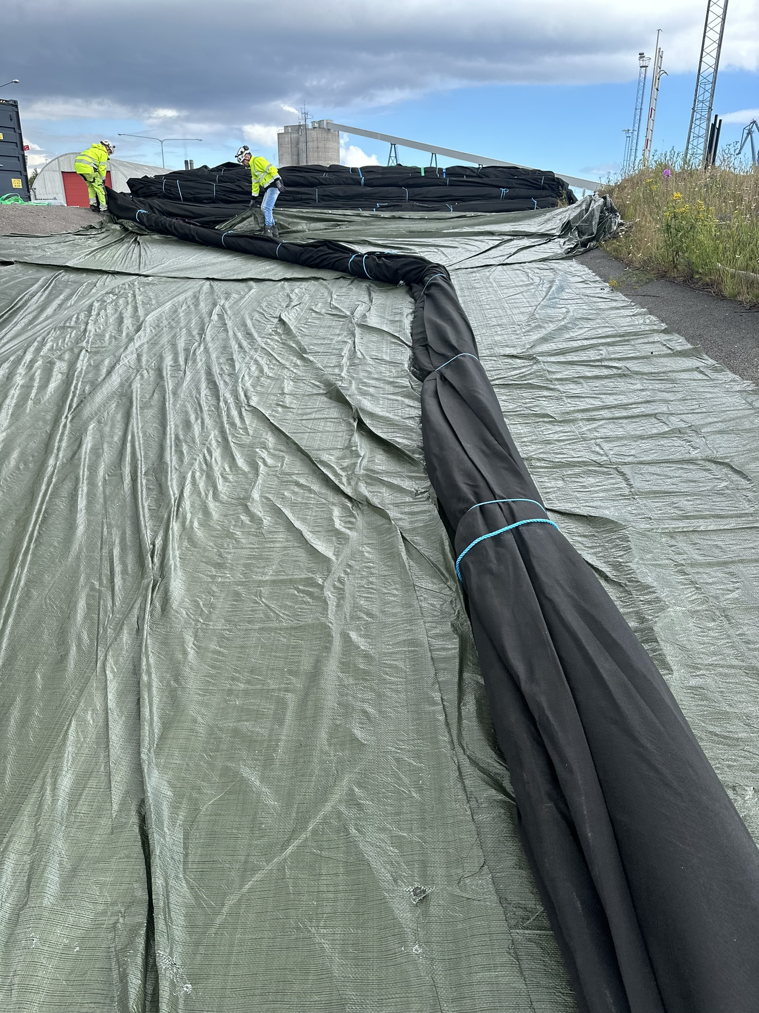 Tecomatic's silt curtain prevents the spread of turbidity in Sweden's ...